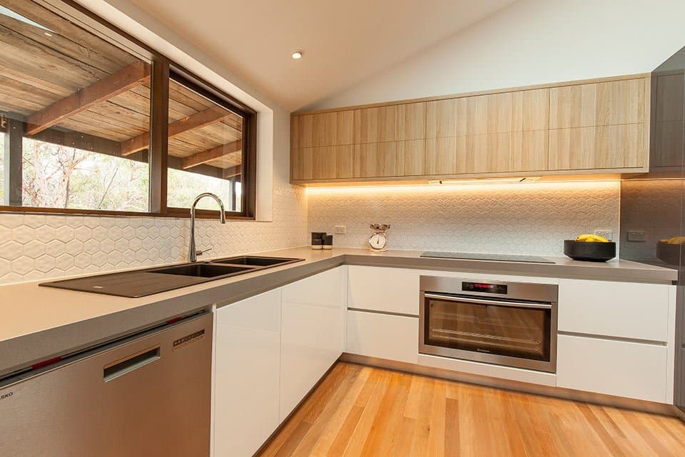 How to Choose between Flat pack and Custom Kitchen Cabinets - Askin ...
